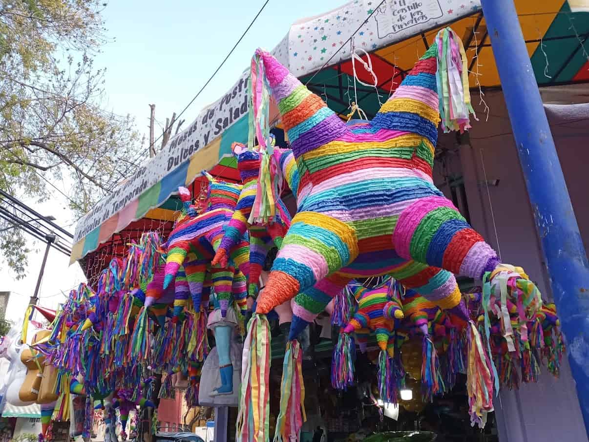 ¡A romper la piñata! Un relato de Carlos Ferreyra