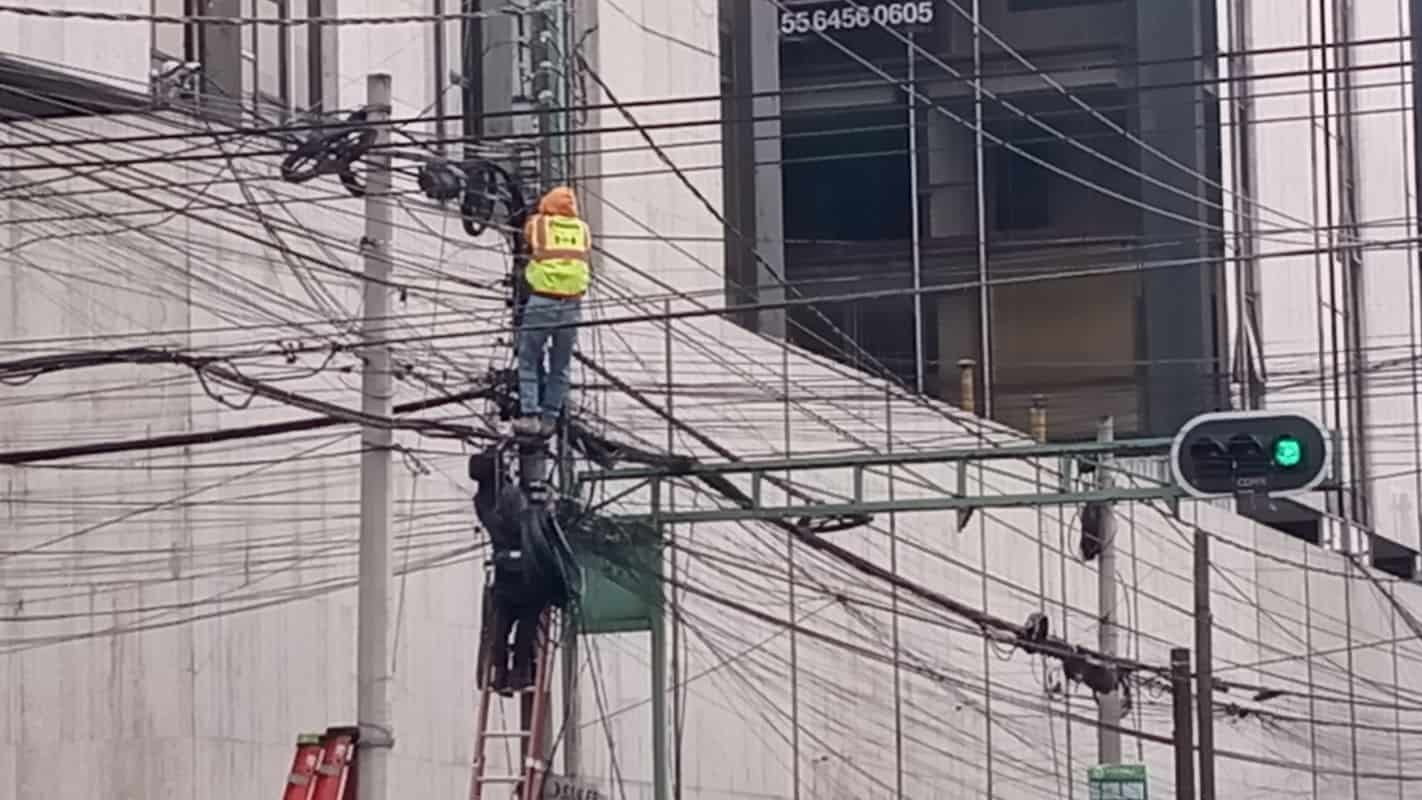 La ciudad y los cables