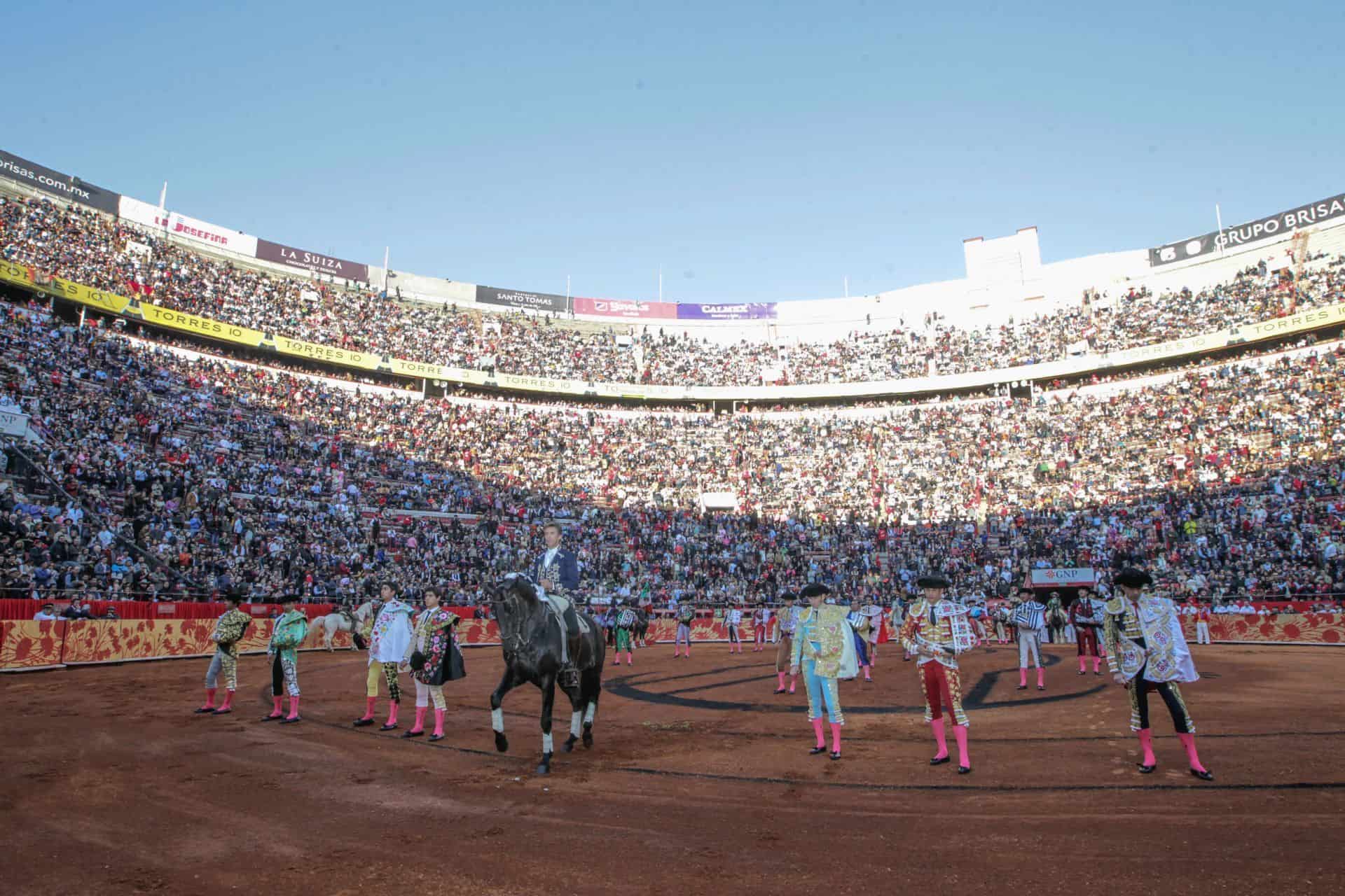 Reabre la Plaza México con ocho corridas de toros