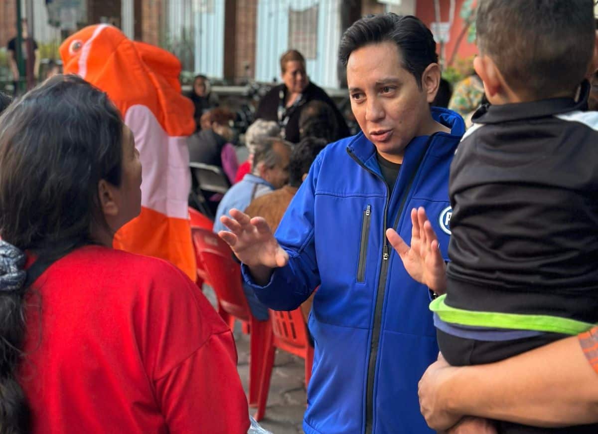 Termina Federico Chávez la época navideña al lado de vecinos de BJ